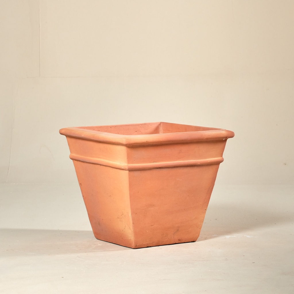 Classic outdoor cube planter - Red | The Palm Centre